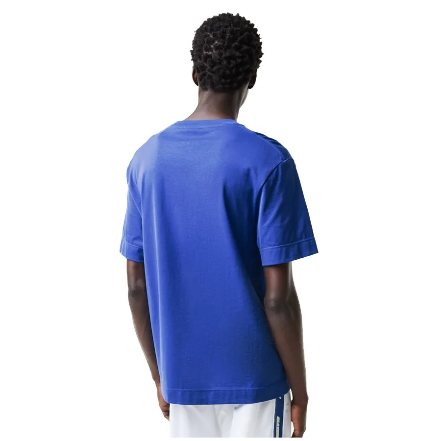 Remera Lacoste Holiday Con Estamapa - AZUL FRANCIA | Vaypol