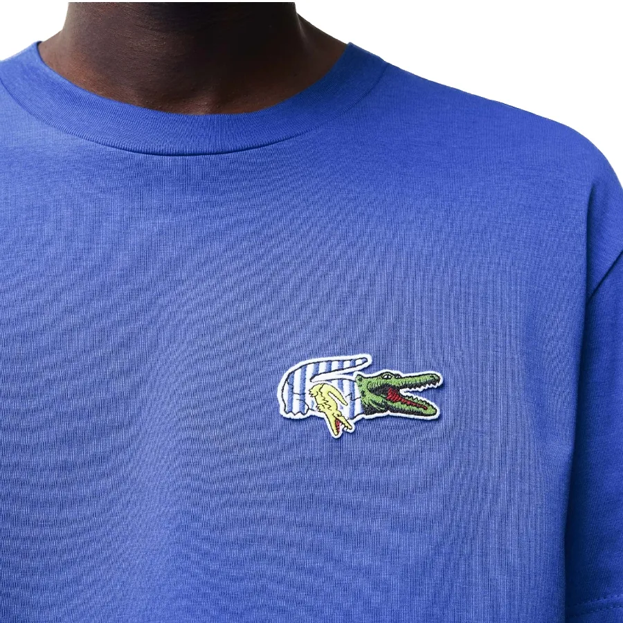 Remera Lacoste Holiday Con Estamapa - AZUL FRANCIA | Vaypol